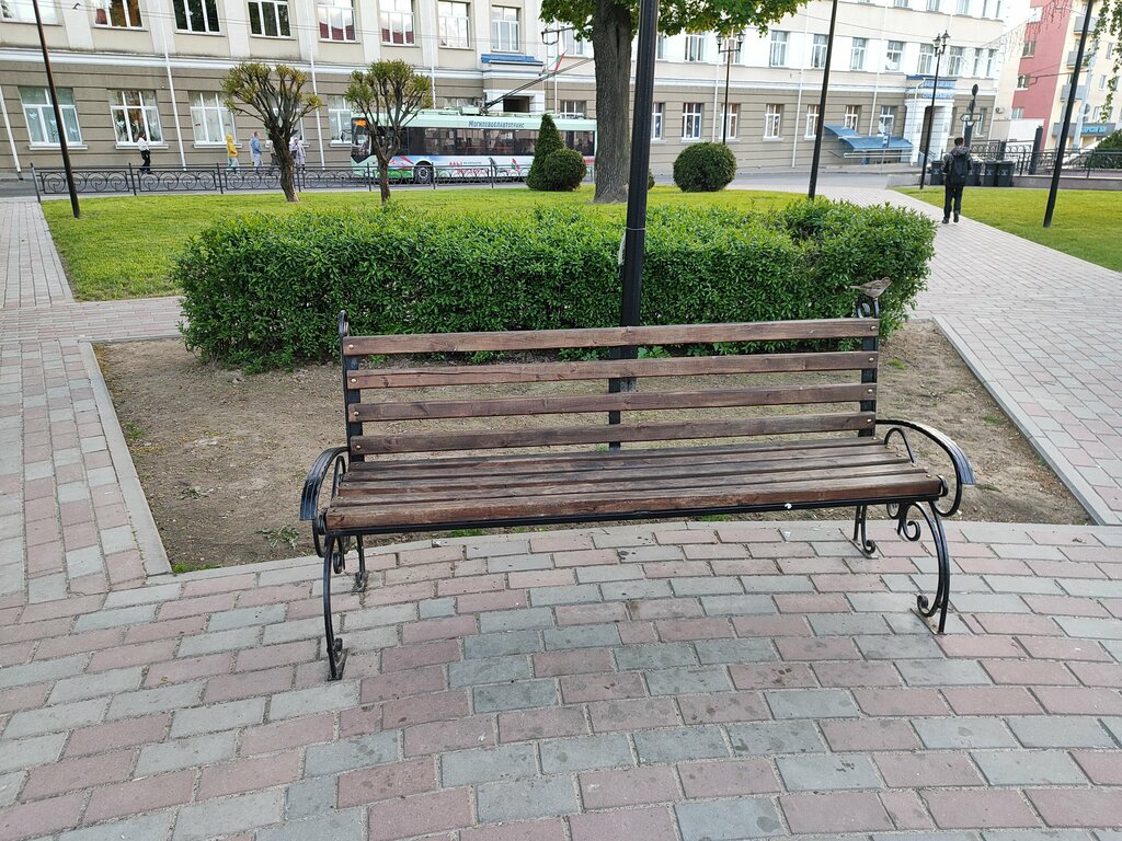 Bank Bench, Moguilev, foto