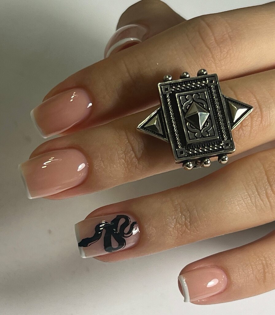 Manikür-pedikür LadyBag_nails, Lobnia, foto