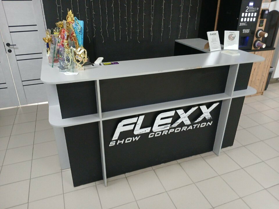 Dans okulları Flexx Show Corporation, Novosibirsk, foto