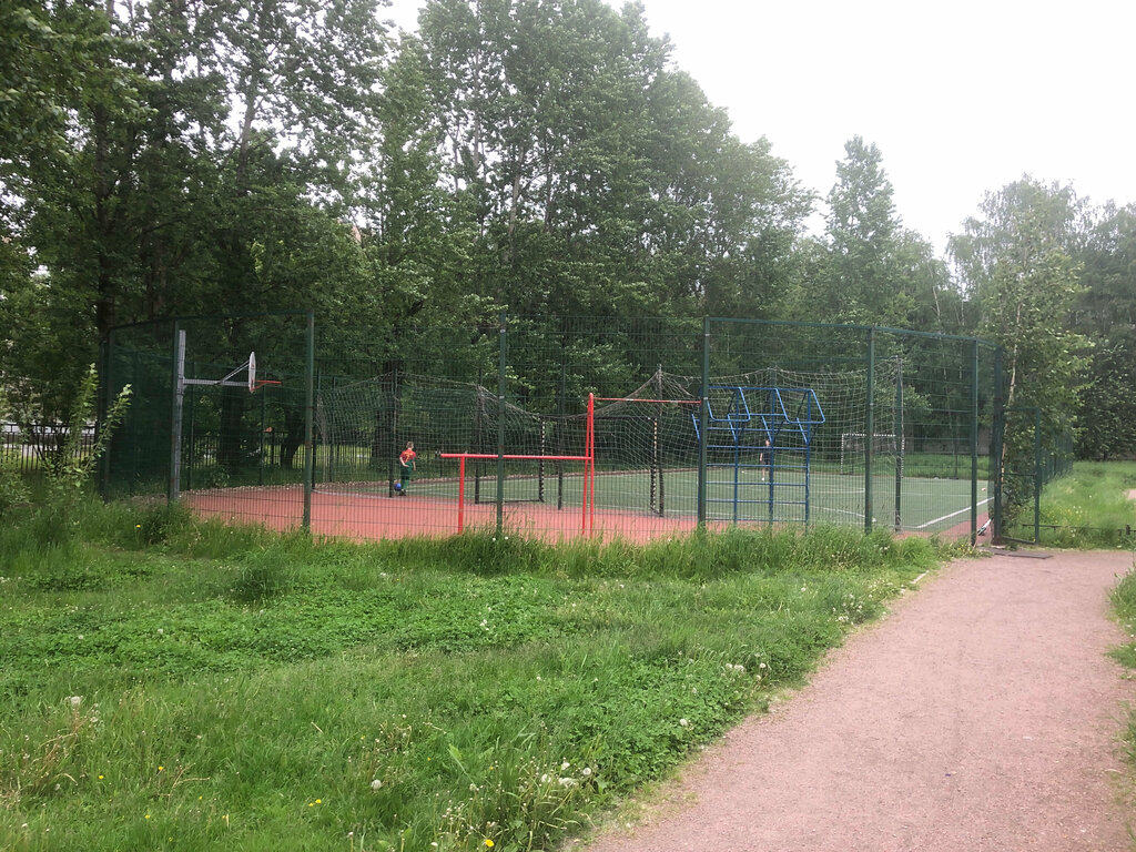 Spor alanı Спортивная площадка, Saint‑Petersburg, foto