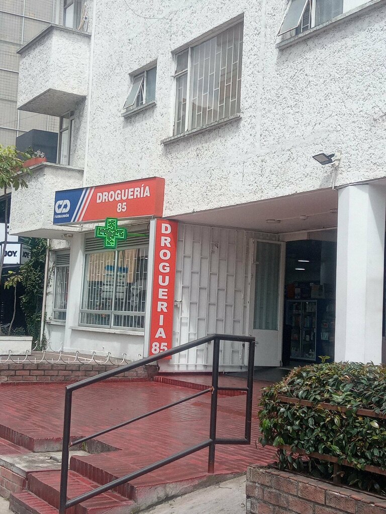 Eczaneler Droguería 85, Bogota, foto