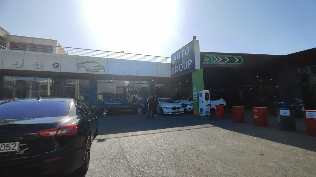 Otomobil satış galerileri Auto Group, Bakü, foto