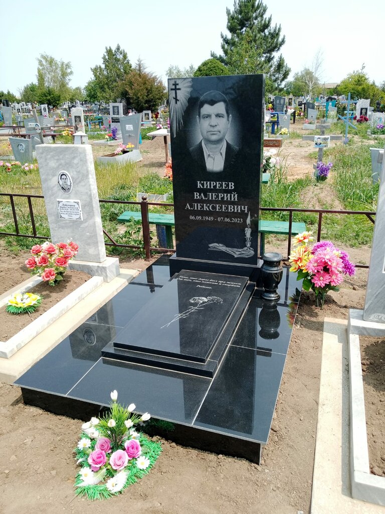 Heykel ve mezarlık taşı üreticileri Цех Памятников, Rostovskaya oblastı, foto