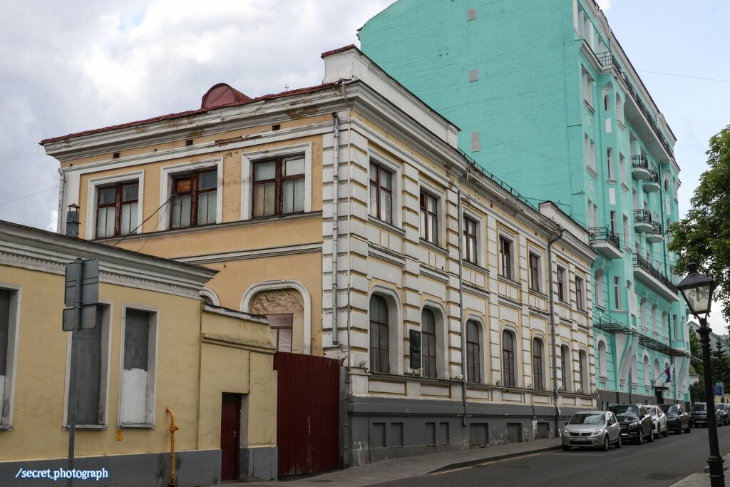 Anıt levhası, anıt taş Микробиологу и общественному деятелю Георгию Норбертовичу Габричевскому, Moskova, foto