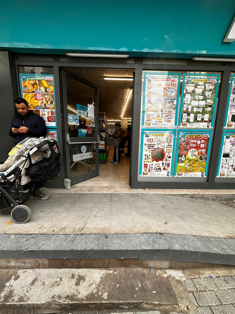 Süpermarket A101, İstanbul, foto