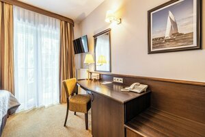 Warszawa SPA & Resort (Podlaskie Voivodeship, Augustów, ulica Zdrojowa, 1), otel  Augustow'dan