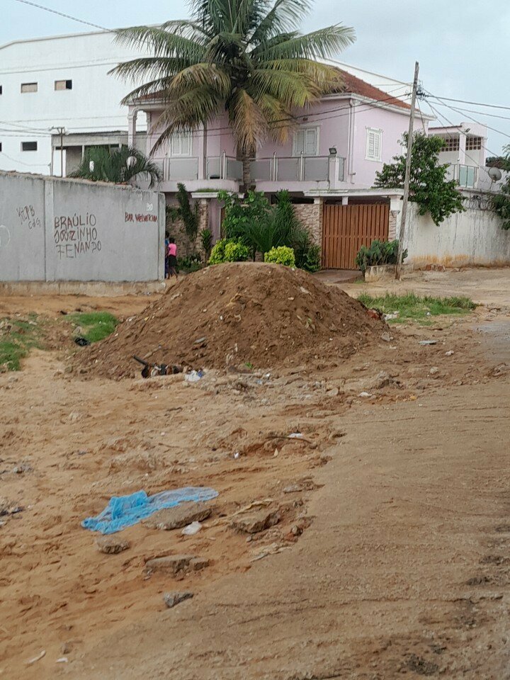 Adlandırılmış bina Casa, Loanda, foto