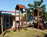 Mbu Urban Furniture (Santa Cruz de la Sierra, Distrito Municipal 1, Subdistrito 54, Avenida José Estenssoro), oyun alanı  Santa‑Krus'tan