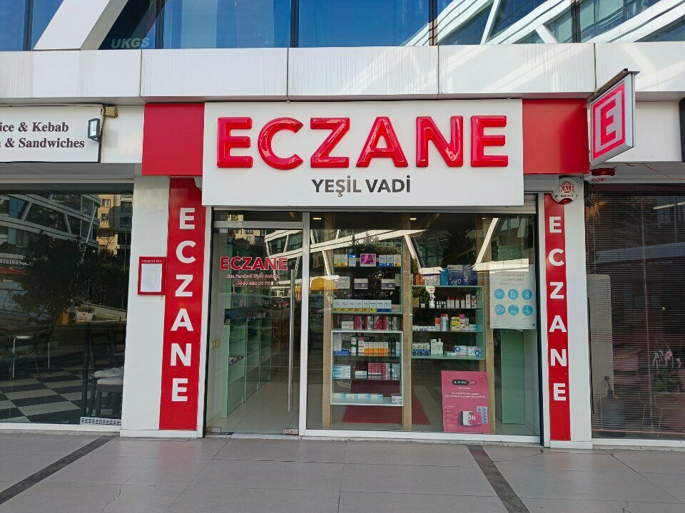 Eczaneler Yeşil Vadi Eczanesi, İstanbul, foto