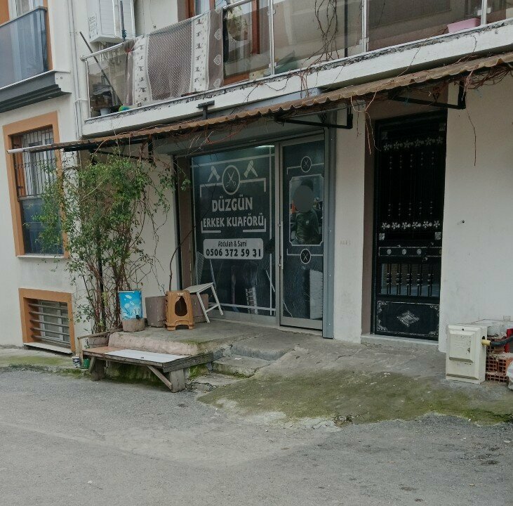 Kuaförler Düzgün Erkek Kuaför Salonu Çiğli, İzmir, foto