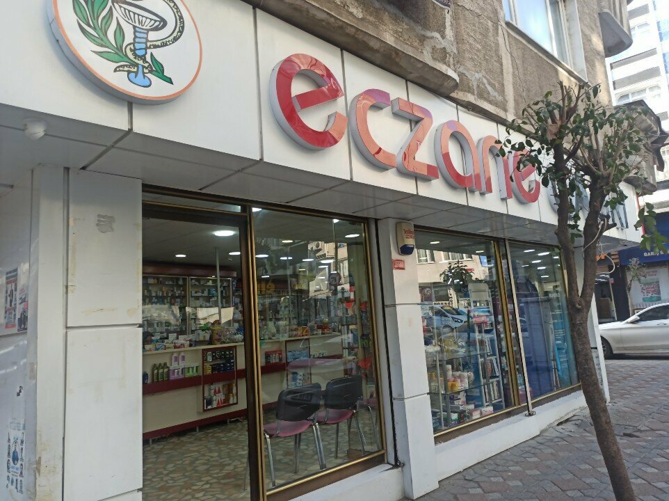 Eczaneler Eczane Çağrı, İstanbul, foto