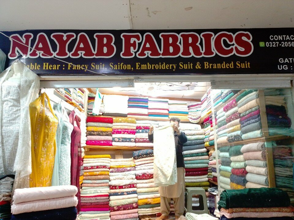 Giyim mağazası Nayab fabric, Karaçi, foto