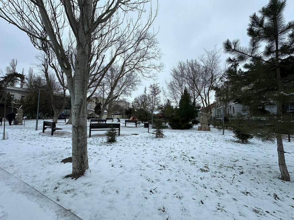 Kültür ve eğlence parkları Октябрьский сквер, Yevpatorya, foto