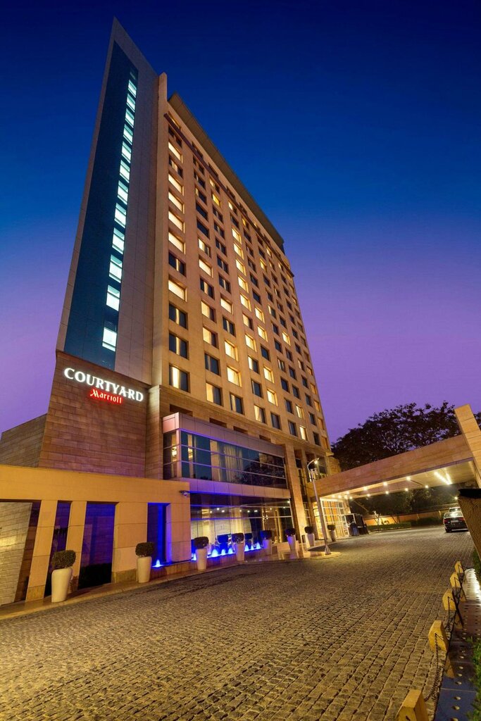 Otel Courtyard by Marriott Gurugram Downtown, , foto