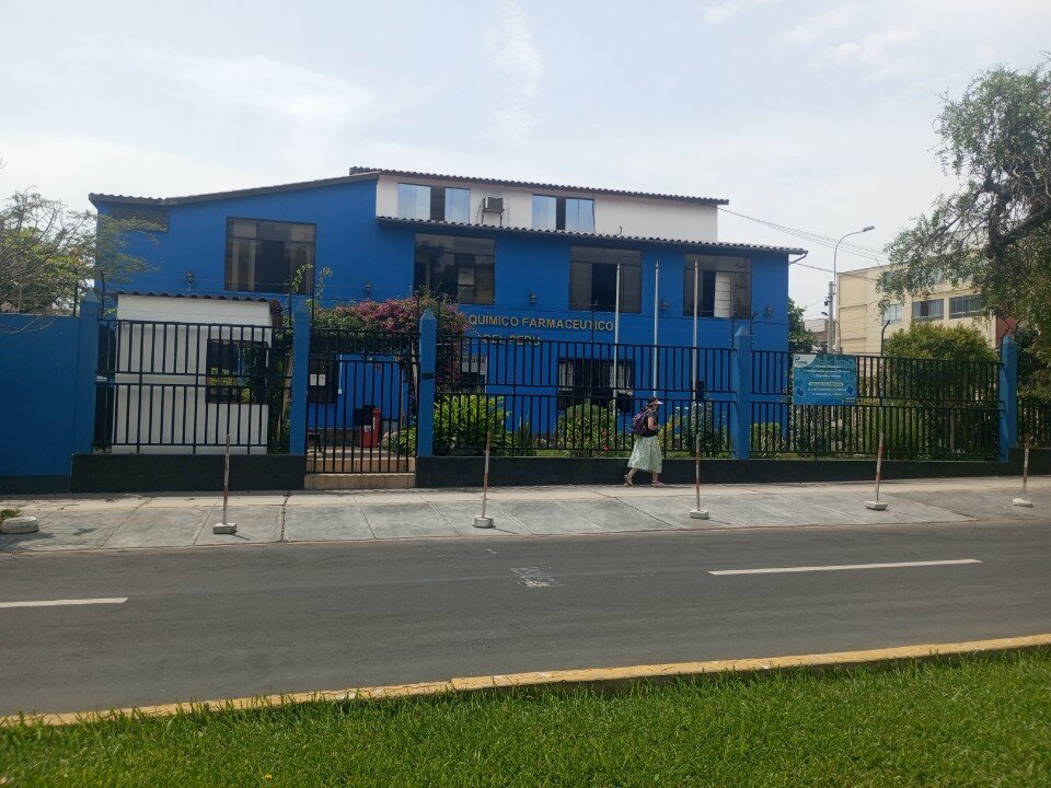 Yüksekokul Colegio Químico Farmacéutico Del Perú, Lima, foto