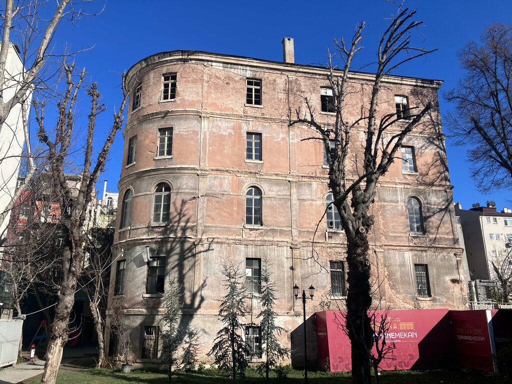Turistik yerler Eski Fransız Yetimhanesi, İstanbul, foto