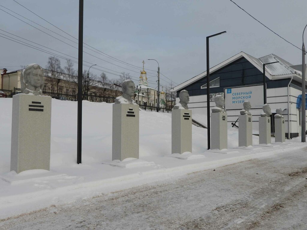 Anıt, heykel Аллея Героев Арктики, Arhangelsk, foto