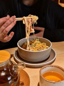 Sun-Thai (улица Комбрига Потапова No:12), suşi restoranı  Sevastopol'dan