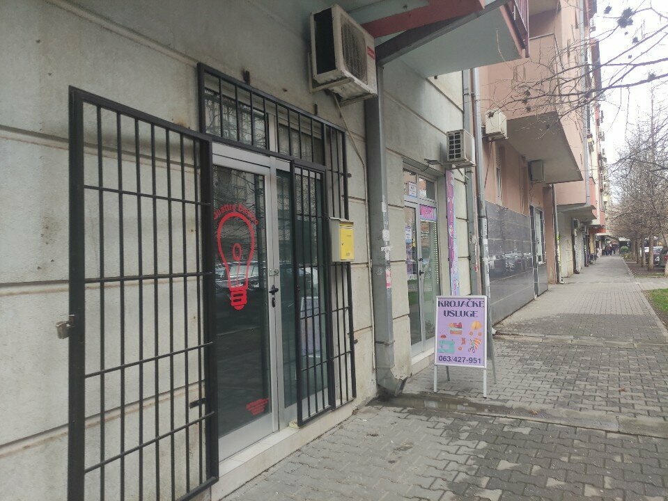 Lamba ve avize mağazaları Quattro Elektro, Novi Sad, foto