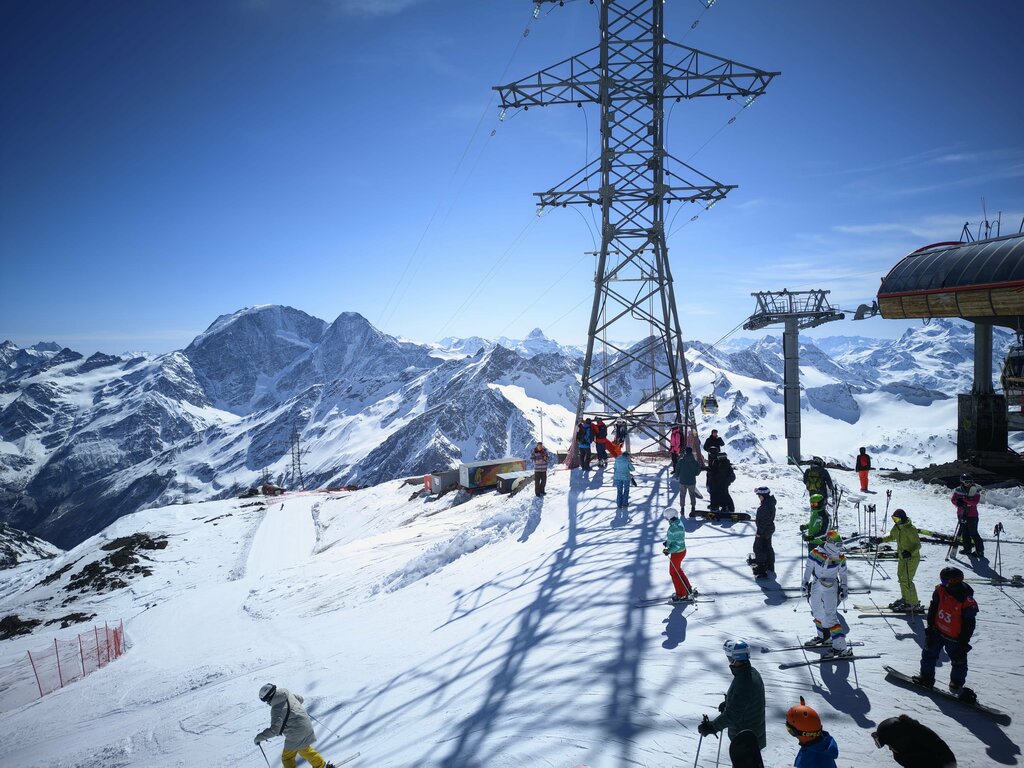 Hızlı ulaşım istasyonu станция Поляна Чегет, Kabardino‑Balkarya, foto