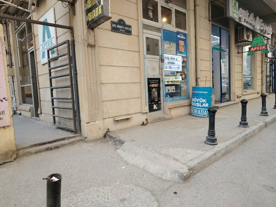 Su satışı Kiosk, Bakü, foto