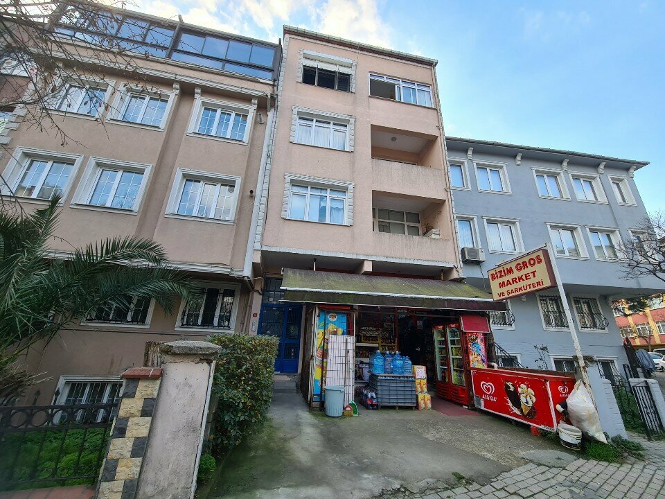 Market Bizim Gros Market, İstanbul, foto