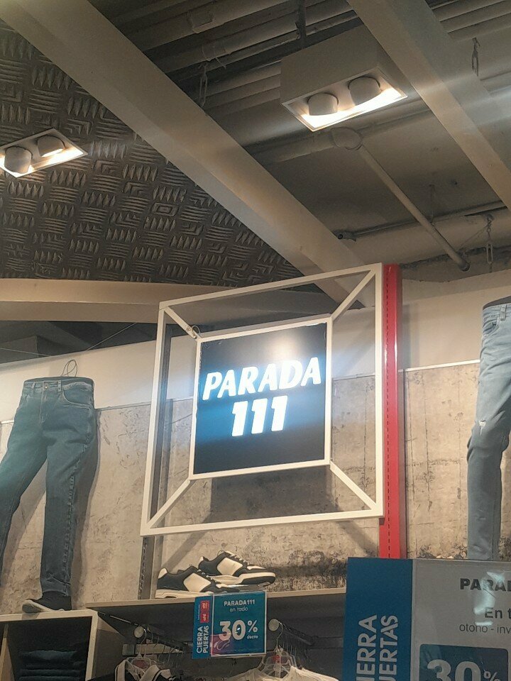 Dış giyim mağazası Parada 111, Lima, foto