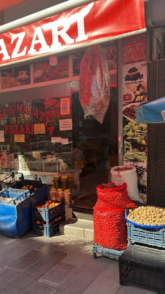 Kuruyemiş, atıştırmalık, kuru meyve Antep Malatya Pazarı, İstanbul, foto