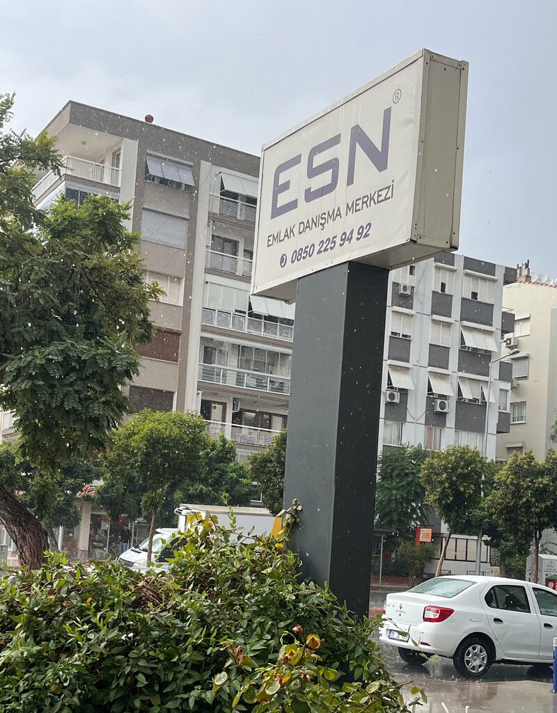 Emlak ofisi Esn Emlak Danışma Merkezi, İzmir, foto