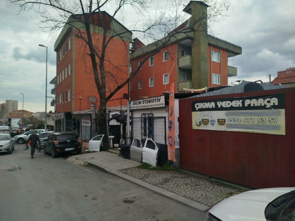 Otomobil yedek parçaları Salim Oto, İstanbul, foto