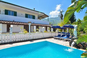 Hotel Villa Fiorentina (Campania, Province of Naples, Via Cretaio, 92), otel  Campania'dan