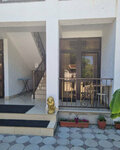 White House (Ardzinba Avenue No:225), konuk evi  Gagra'dan