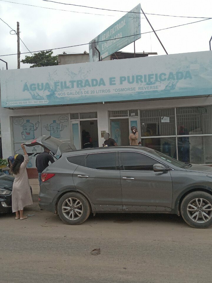 Su satışı Água filtrada e purificada, Loanda, foto