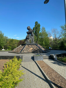 Memorialul victimelor fascismului (Chisinau, Memorialul victimelor fascismului), kültür ve eğlence parkları  Kişinev'den
