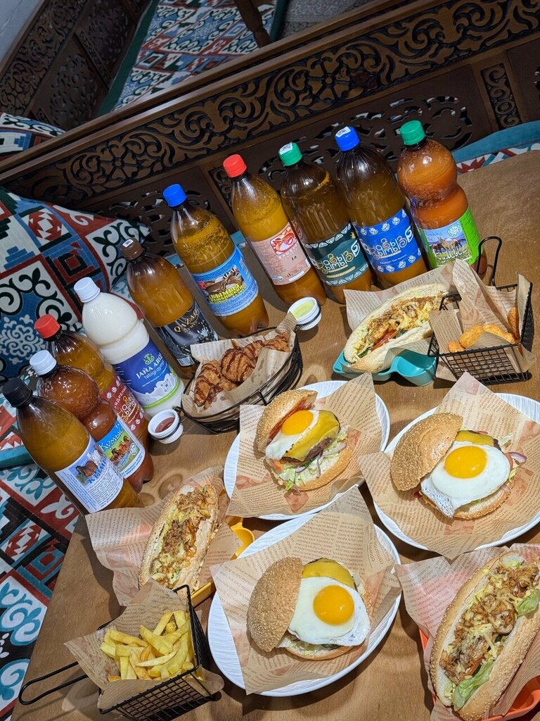 Fast food Qymyz Bar, Atırav, foto