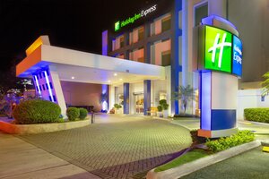 Holiday Inn Express San Jose Forum (Provincia de San Jose, Canton de Santa Ana), otel