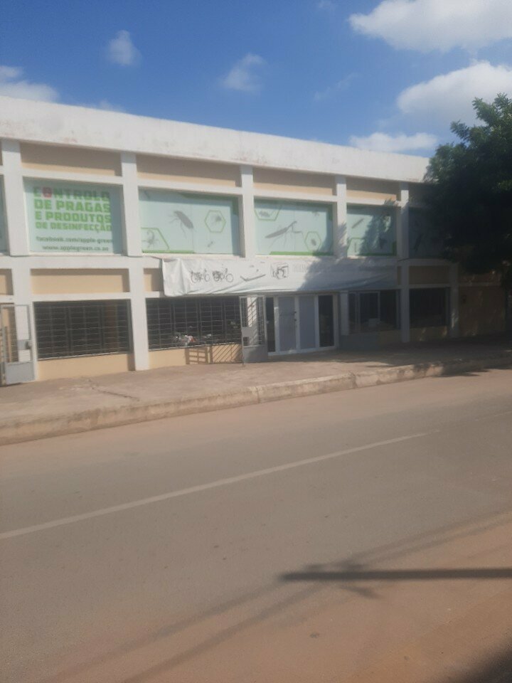 Tıp merkezleri ve klinikler Instituto Internacional de Desenvolvimento Humano de Angola, Loanda, foto