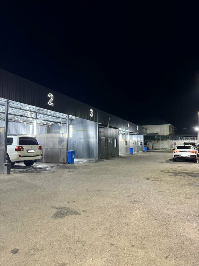 Oto yıkama Car wash, Taldıkorgan, foto