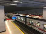 La Moneda metro station (Santiago), metro istasyonu  Santiago'dan