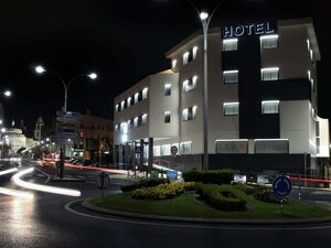Castelao (Avenida 25 de Abril No:21), otel