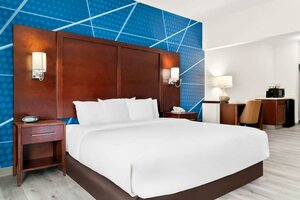 Comfort Suites Southfield/Detroit (24977 Northwestern Hwy), otel  Southfield'den