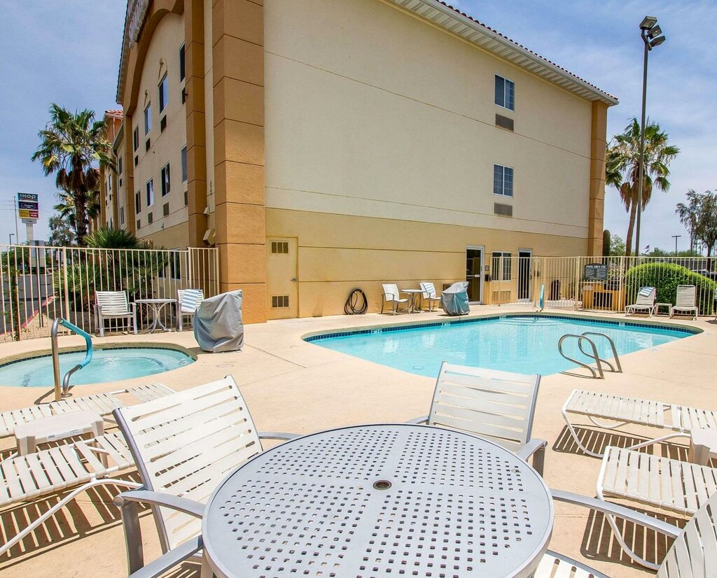 Otel Comfort Suites Peoria Sports Complex, Peoria, foto