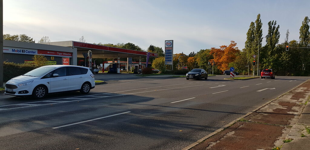 Benzin istasyonu Esso, Brandenburg, foto