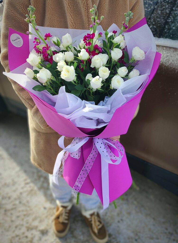 Çiçek teslimatı Клумба роз, Minskaya oblastı, foto