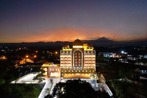 Alhambra Hotel & Convention (West Java, Tasikmalaya Regency), otel