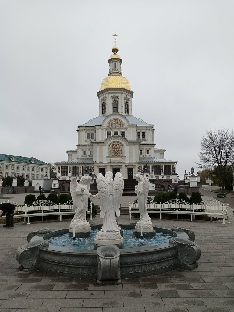 Çeşme фонтан Святая Троица, Nijegorodskaya oblastı, foto