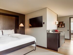 Radisson Red Helsinki (Uusimaa, Helsinki, Eteläinen suurpiiri, Kluuvi, Vuorikatu, 24), otel  Helsinki'den