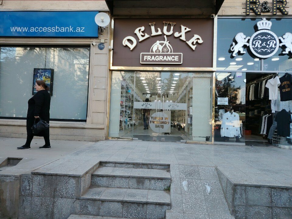 Kozmetik ve parfümeri mağazaları Deluxe, Bakü, foto