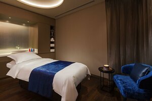 Sheraton Grand Tbilisi Metechi Palace (Telavis Street No:20), otel  Tiflis'ten