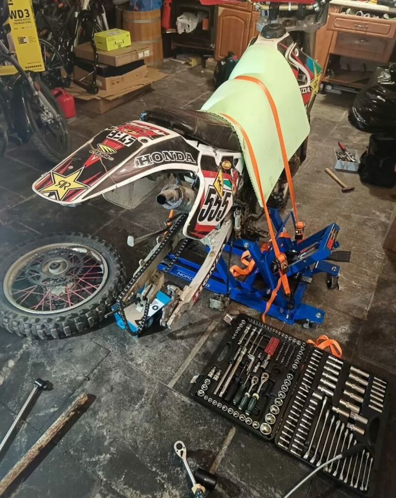 Motosiklet tamiri Dmitry Sorokin's Motorcycle Workshop, Saint‑Petersburg, foto